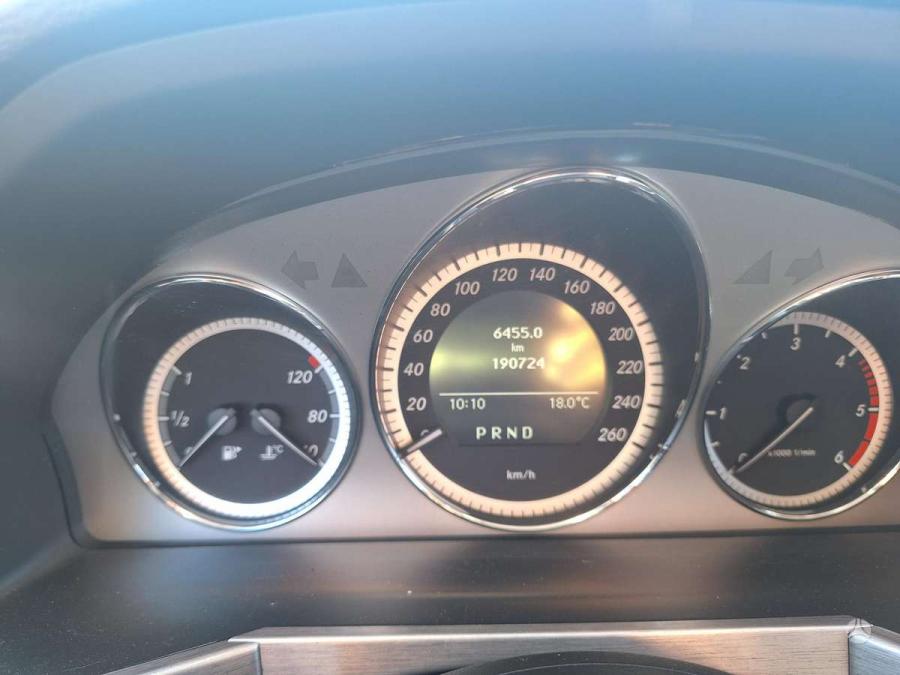 Grey Mercedes-Benz GLK 350 2010 in Marijampole, with an engine capacity of 2.99 L and mileage of 190 thousand km for 7200 €, photo 27 on AUTOMOTO.COM.LV