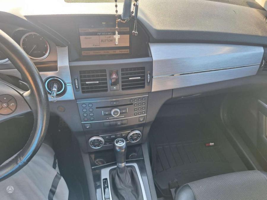 Grey Mercedes-Benz GLK 350 2010 in Marijampole, with an engine capacity of 2.99 L and mileage of 190 thousand km for 7200 €, photo 29 on AUTOMOTO.COM.LV