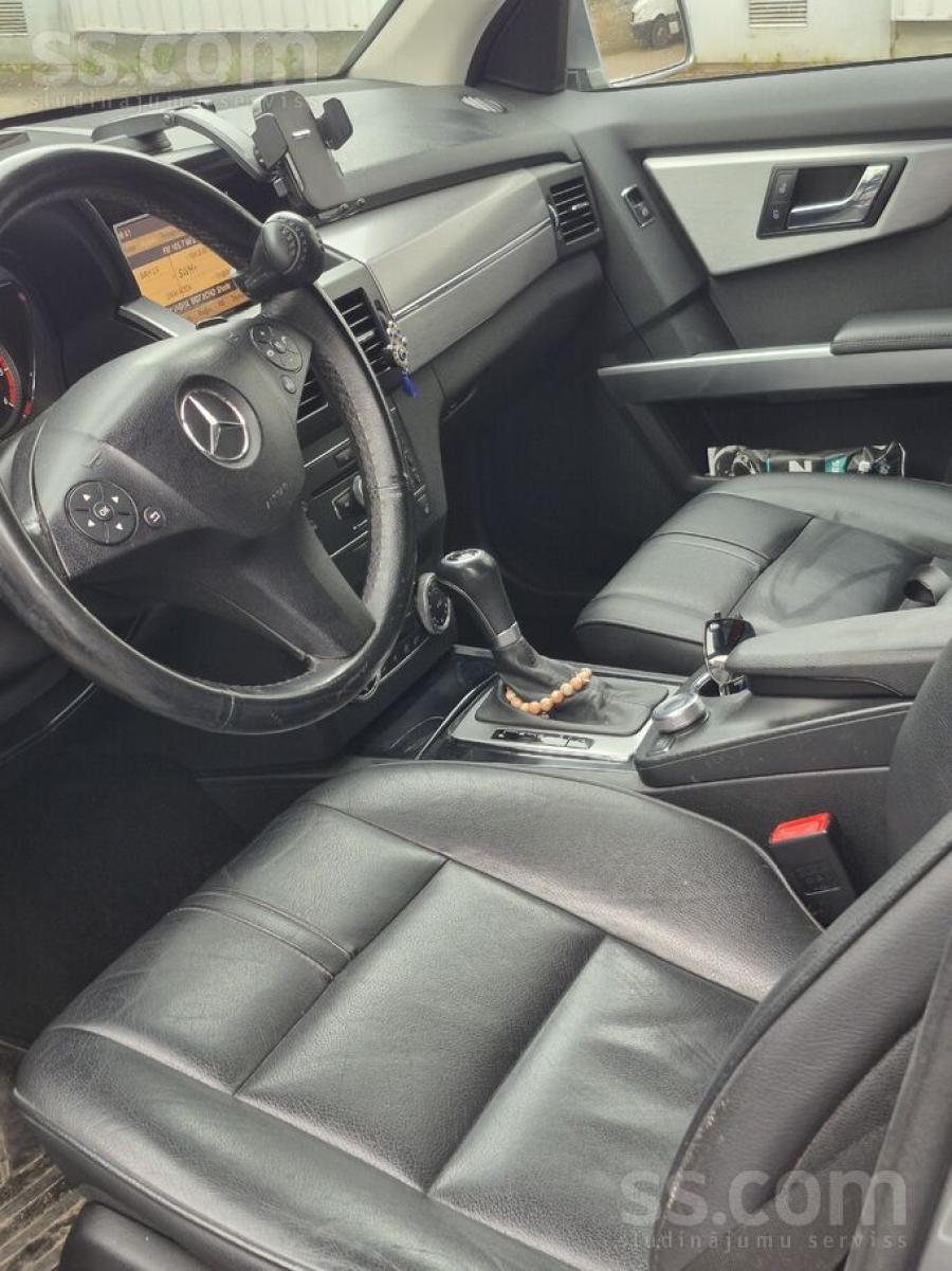 Pelēks Mercedes-Benz GLK 350 2010 Rīga, ar dzinēja tilpumu 3.00 L un nobraukumu 248 tūkst. km par 7500 €, foto 6 vietnē AUTOMOTO.COM.LV