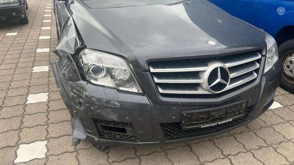Pelēks Mercedes-Benz GLK 350 2011 Kauņa, ar dzinēja tilpumu 3.00 L un nobraukumu 223 tūkst. km par 5250 €, foto 2 vietnē AUTOMOTO.COM.LV