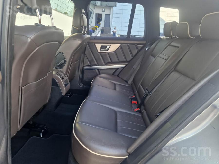 Pelēks Mercedes-Benz GLK 350 2012 Rīga, ar dzinēja tilpumu 3.00 L un nobraukumu 233 tūkst. km par 11950 €, foto 12 vietnē AUTOMOTO.COM.LV