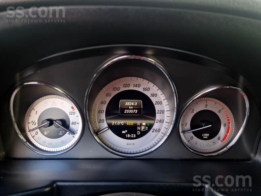 Pelēks Mercedes-Benz GLK 350 2012 Rīga, ar dzinēja tilpumu 3.00 L un nobraukumu 233 tūkst. km par 11950 €, foto 20 vietnē AUTOMOTO.COM.LV