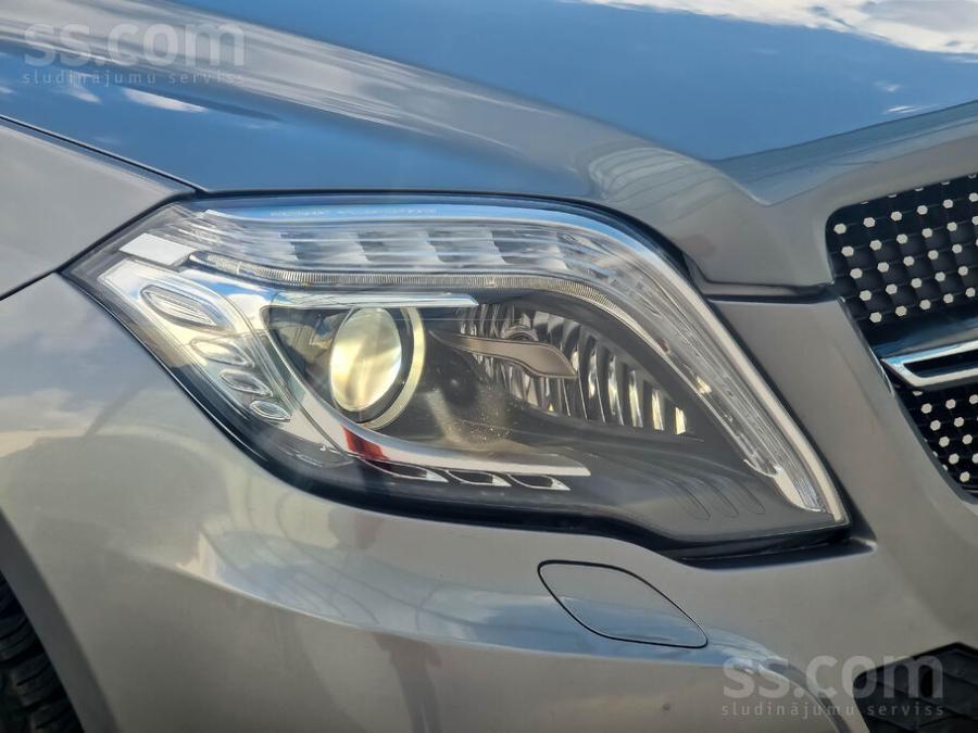 Pelēks Mercedes-Benz GLK 350 2012 Rīga, ar dzinēja tilpumu 3.00 L un nobraukumu 233 tūkst. km par 11950 €, foto 22 vietnē AUTOMOTO.COM.LV