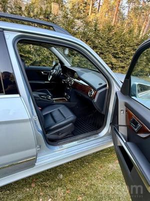 Pelēks Mercedes-Benz GLK 350 2013 Rīga, ar dzinēja tilpumu 3.50 L un nobraukumu 119 tūkst. km par 8900 €, foto 9 vietnē AUTOMOTO.COM.LV