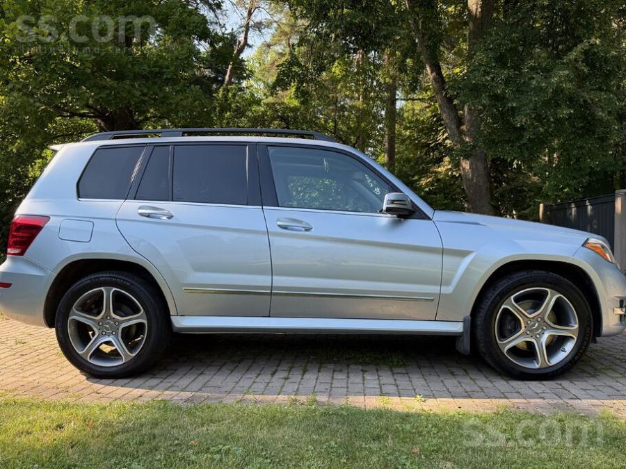 Grey Mercedes-Benz GLK 350 2013 in Riga, with an engine capacity of 3.50 L and mileage of 121 thousand km for 10750 €, photo 3 on AUTOMOTO.COM.LV