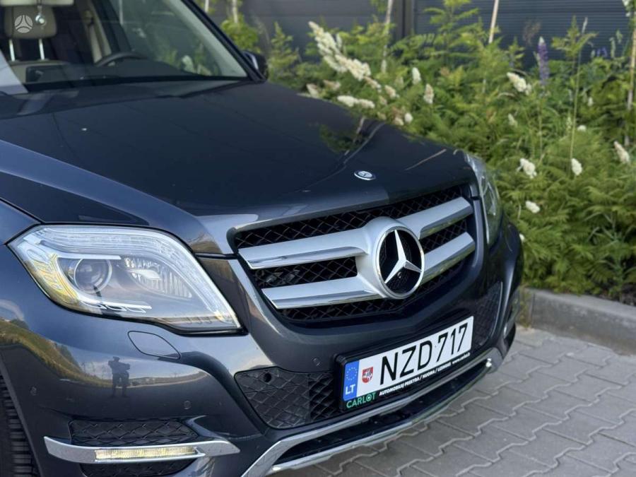 Grey Mercedes-Benz GLK 350 2014 in Vilnius, with an engine capacity of 2.99 L and mileage of 240 thousand km for 13000 €, photo 3 on AUTOMOTO.COM.LV