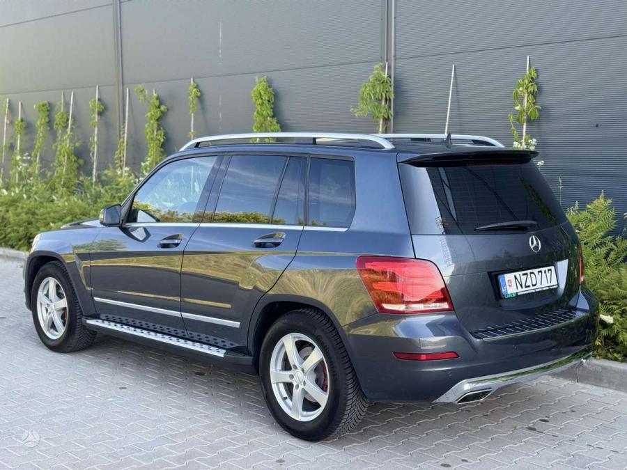 Grey Mercedes-Benz GLK 350 2014 in Vilnius, with an engine capacity of 2.99 L and mileage of 240 thousand km for 13000 €, photo 5 on AUTOMOTO.COM.LV