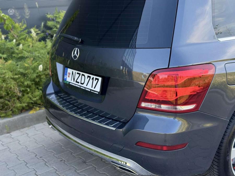 Grey Mercedes-Benz GLK 350 2014 in Vilnius, with an engine capacity of 2.99 L and mileage of 240 thousand km for 13000 €, photo 6 on AUTOMOTO.COM.LV