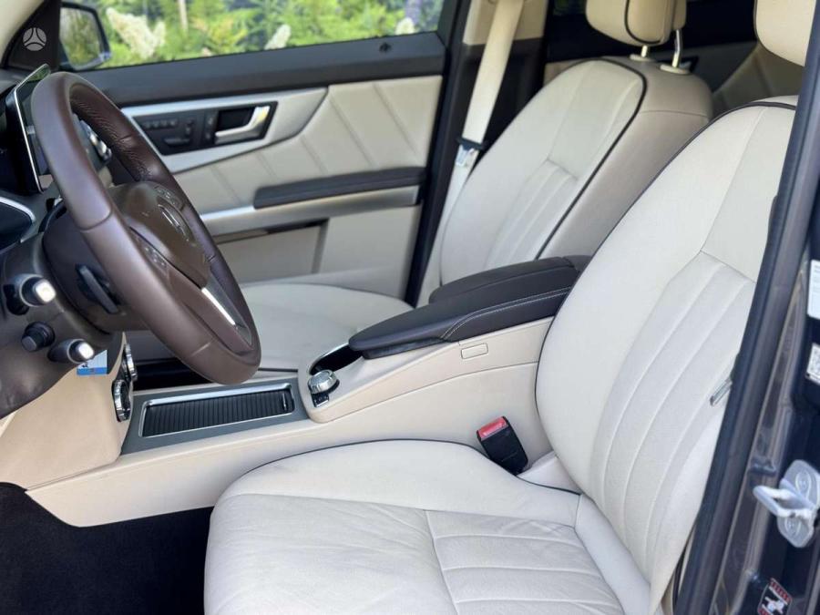 Grey Mercedes-Benz GLK 350 2014 in Vilnius, with an engine capacity of 2.99 L and mileage of 240 thousand km for 13000 €, photo 9 on AUTOMOTO.COM.LV