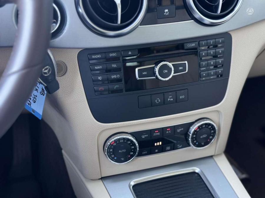 Grey Mercedes-Benz GLK 350 2014 in Vilnius, with an engine capacity of 2.99 L and mileage of 240 thousand km for 13000 €, photo 10 on AUTOMOTO.COM.LV