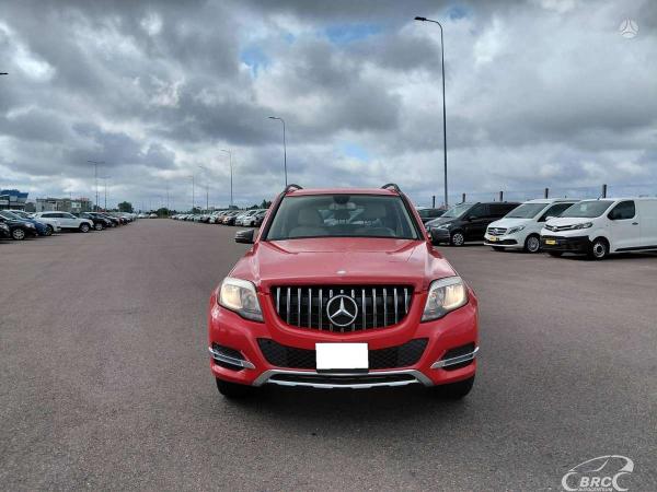 Sarkans Mercedes-Benz GLK 350 2013 Viļņa, ar dzinēja tilpumu 3.50 L un nobraukumu 203 tūkst. km par 8900 €, foto 3 vietnē AUTOMOTO.COM.LV