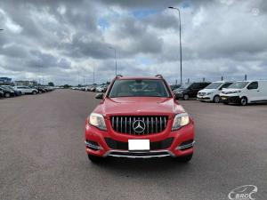 Red Mercedes-Benz GLK 350 2013 in Vilnius, with an engine capacity of 3.50 L and mileage of 203 thousand km for 8900 €, photo 4 on AUTOMOTO.COM.LV
