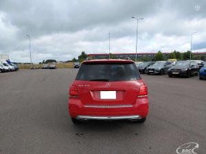 Red Mercedes-Benz GLK 350 2013 in Vilnius, with an engine capacity of 3.50 L and mileage of 203 thousand km for 8900 €, photo 6 on AUTOMOTO.COM.LV