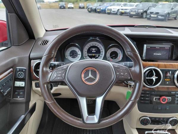 Sarkans Mercedes-Benz GLK 350 2013 Viļņa, ar dzinēja tilpumu 3.50 L un nobraukumu 203 tūkst. km par 8900 €, foto 8 vietnē AUTOMOTO.COM.LV