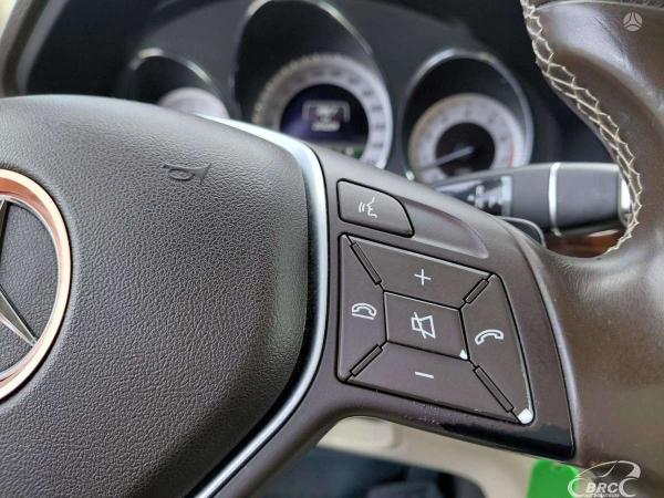 Sarkans Mercedes-Benz GLK 350 2013 Viļņa, ar dzinēja tilpumu 3.50 L un nobraukumu 203 tūkst. km par 8900 €, foto 9 vietnē AUTOMOTO.COM.LV