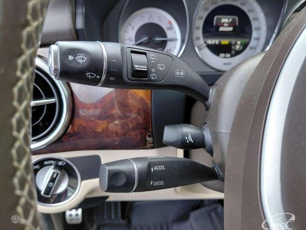 Sarkans Mercedes-Benz GLK 350 2013 Viļņa, ar dzinēja tilpumu 3.50 L un nobraukumu 203 tūkst. km par 8900 €, foto 10 vietnē AUTOMOTO.COM.LV