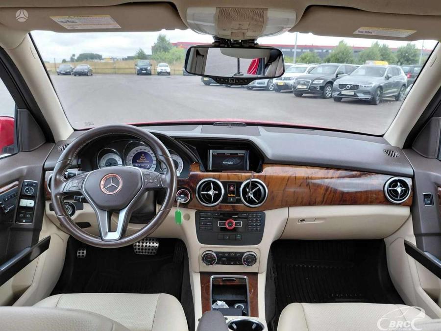 Red Mercedes-Benz GLK 350 2013 in Vilnius, with an engine capacity of 3.50 L and mileage of 203 thousand km for 8900 €, photo 17 on AUTOMOTO.COM.LV