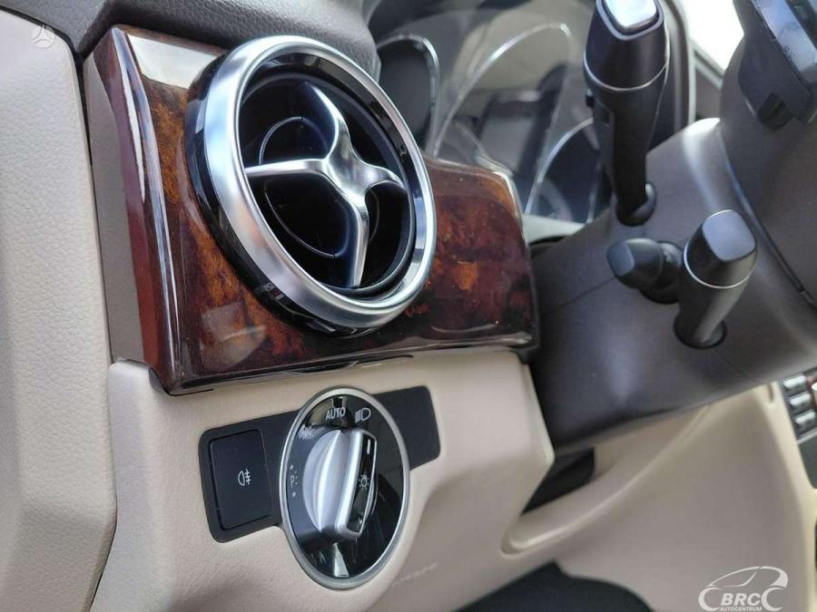 Red Mercedes-Benz GLK 350 2013 in Vilnius, with an engine capacity of 3.50 L and mileage of 203 thousand km for 8900 €, photo 24 on AUTOMOTO.COM.LV