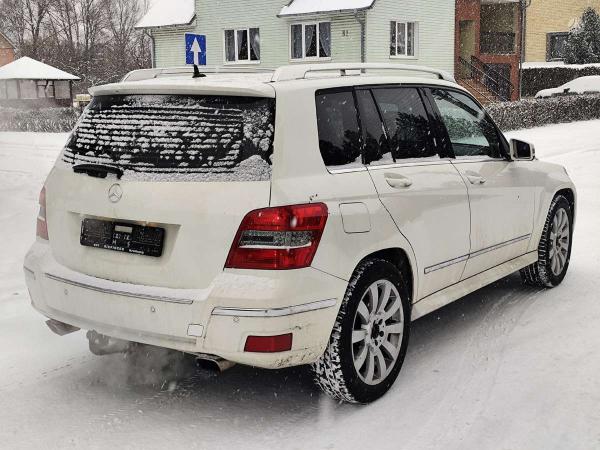 Balts Mercedes-Benz GLK 350 2010 Panevēža, ar dzinēja tilpumu 2.99 L un nobraukumu 180 tūkst. km par 6333 €, foto 2 vietnē AUTOMOTO.COM.LV