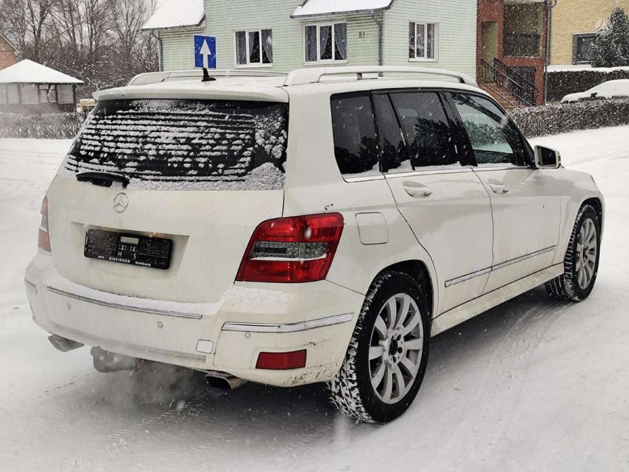 Balts Mercedes-Benz GLK 350 2010 Panevēža, ar dzinēja tilpumu 2.99 L un nobraukumu 180 tūkst. km par 6333 €, foto 2 vietnē AUTOMOTO.COM.LV