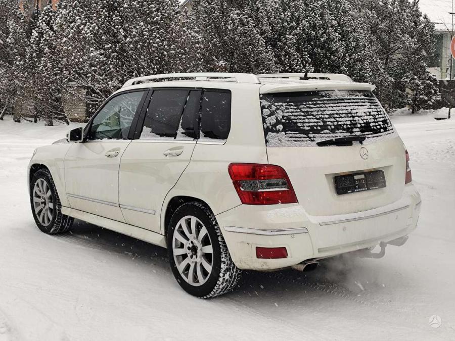 Balts Mercedes-Benz GLK 350 2010 Panevēža, ar dzinēja tilpumu 2.99 L un nobraukumu 180 tūkst. km par 6333 €, foto 4 vietnē AUTOMOTO.COM.LV