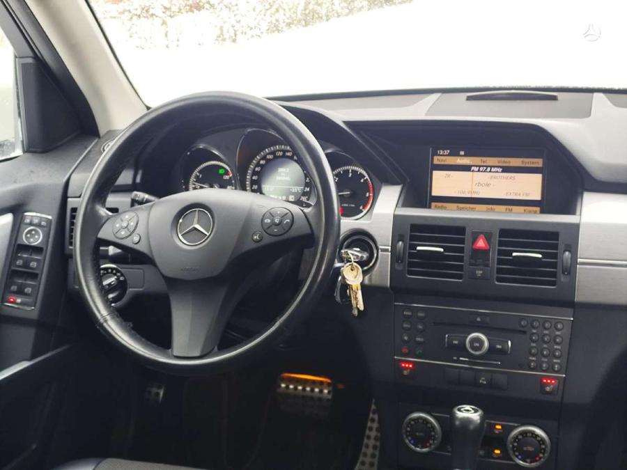 Balts Mercedes-Benz GLK 350 2010 Panevēža, ar dzinēja tilpumu 2.99 L un nobraukumu 180 tūkst. km par 6333 €, foto 7 vietnē AUTOMOTO.COM.LV