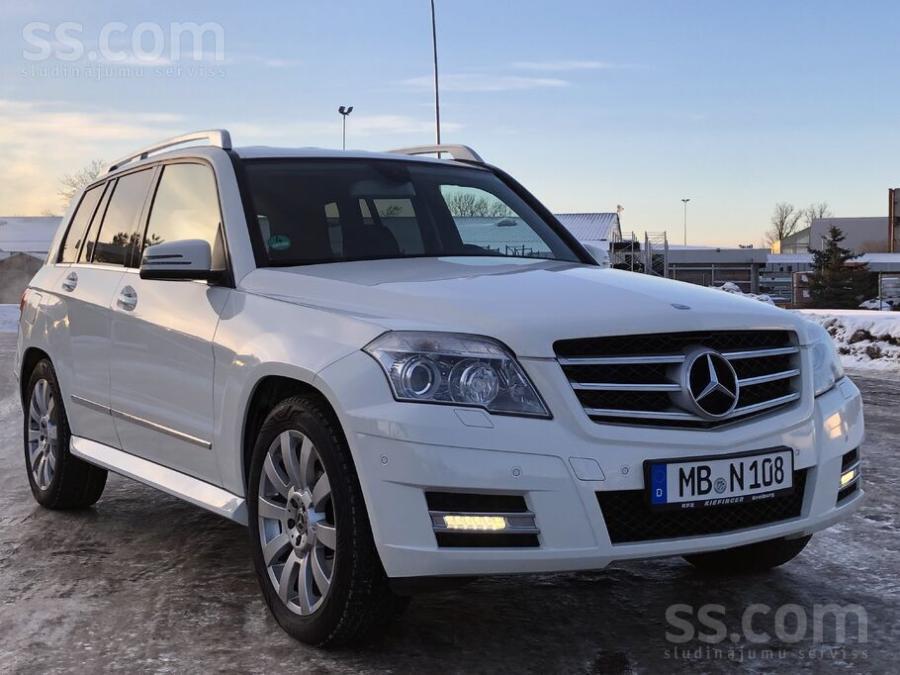 White Mercedes-Benz GLK 350 2010 in Cesis, with an engine capacity of 3.00 L and mileage of 0 thousand km for 8990 €, photo 1 on AUTOMOTO.COM.LV