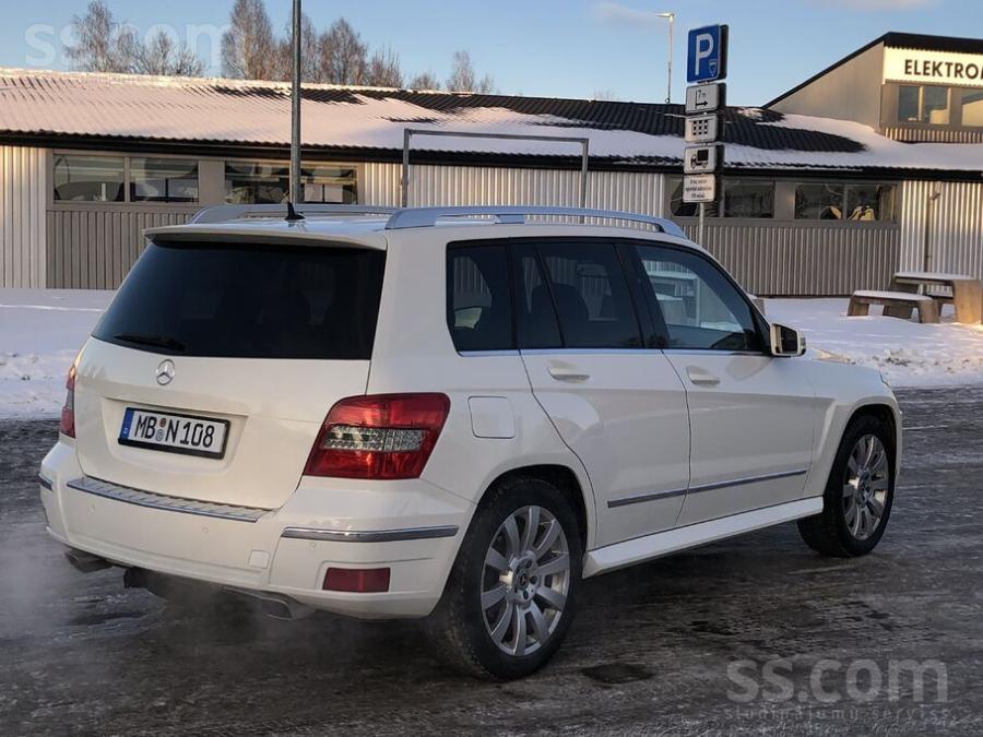 White Mercedes-Benz GLK 350 2010 in Cesis, with an engine capacity of 3.00 L and mileage of 0 thousand km for 8990 €, photo 3 on AUTOMOTO.COM.LV