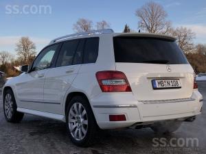 White Mercedes-Benz GLK 350 2010 in Cesis, with an engine capacity of 3.00 L and mileage of 0 thousand km for 8990 €, photo 4 on AUTOMOTO.COM.LV