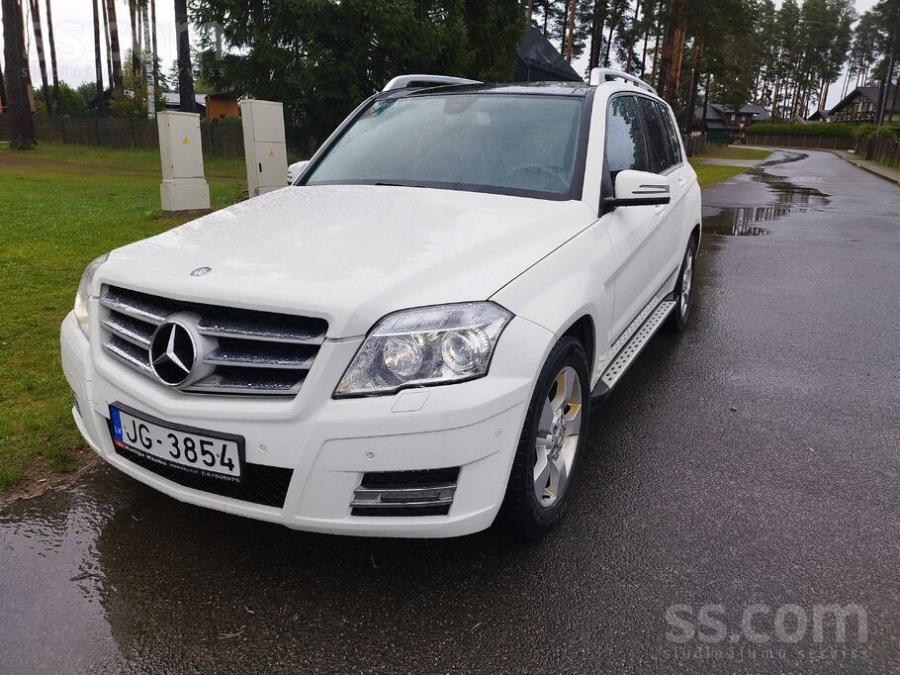 Белый Мерседес ГЛК 350 2010 в Рига, объемом двигателя 3.00 л и пробегом 306 тыс. км за 6300 €, фото 3 на AUTOMOTO.COM.LV