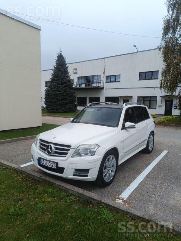 Белый Мерседес ГЛК 350 2010 в Салдус, объемом двигателя 3.00 л и пробегом 370 тыс. км за 5000 €, фото 1 на AUTOMOTO.COM.LV