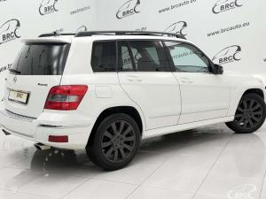 White Mercedes-Benz GLK 350 2012 in Vilnius, with an engine capacity of 3.50 L and mileage of 282 thousand km for 5900 €, photo 4 on AUTOMOTO.COM.LV