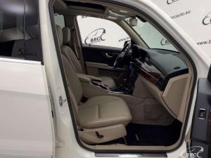 White Mercedes-Benz GLK 350 2012 in Vilnius, with an engine capacity of 3.50 L and mileage of 282 thousand km for 5900 €, photo 6 on AUTOMOTO.COM.LV