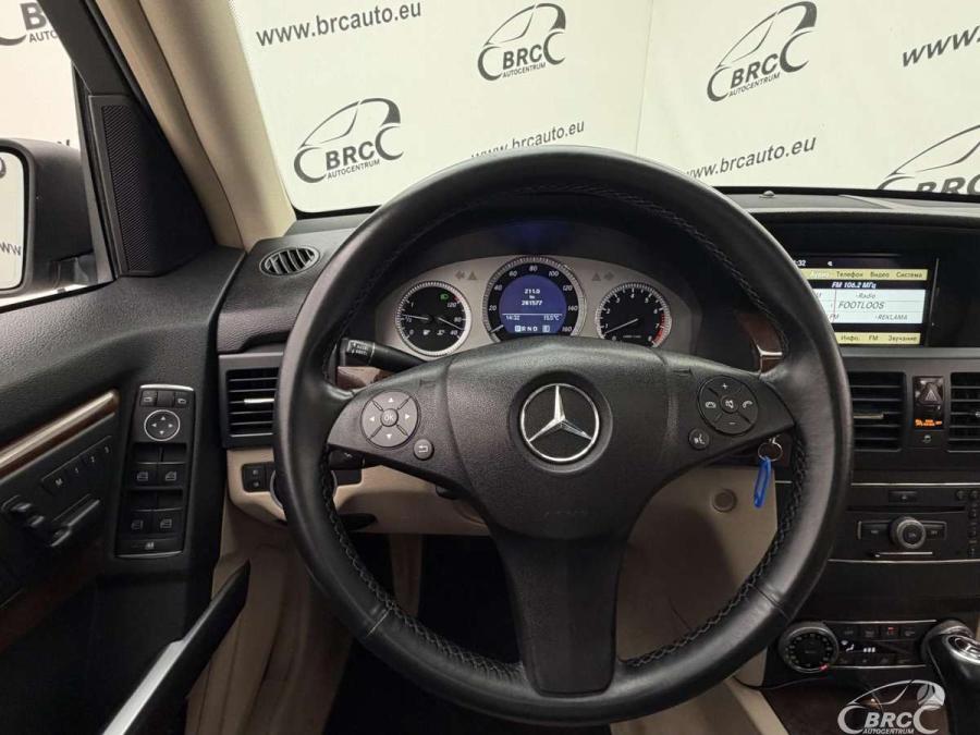 White Mercedes-Benz GLK 350 2012 in Vilnius, with an engine capacity of 3.50 L and mileage of 282 thousand km for 5900 €, photo 30 on AUTOMOTO.COM.LV