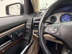 White Mercedes-Benz GLK 350 2012 in Vilnius, with an engine capacity of 3.50 L and mileage of 282 thousand km for 5900 €, photo 32 on AUTOMOTO.COM.LV