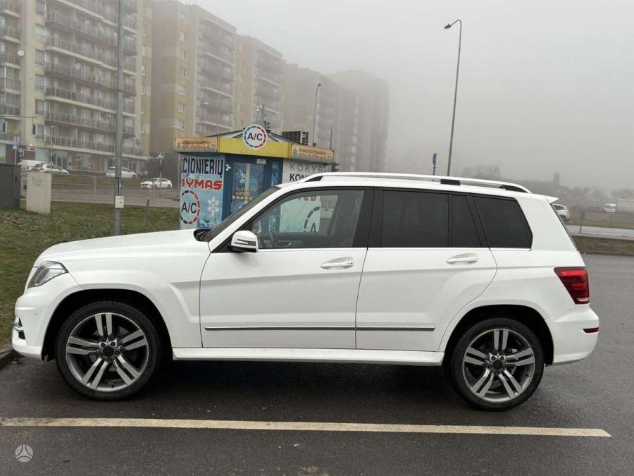 White Mercedes-Benz GLK 350 2013 in Vilnius, with an engine capacity of 3.50 L and mileage of 159 thousand km for 14000 €, photo 1 on AUTOMOTO.COM.LV