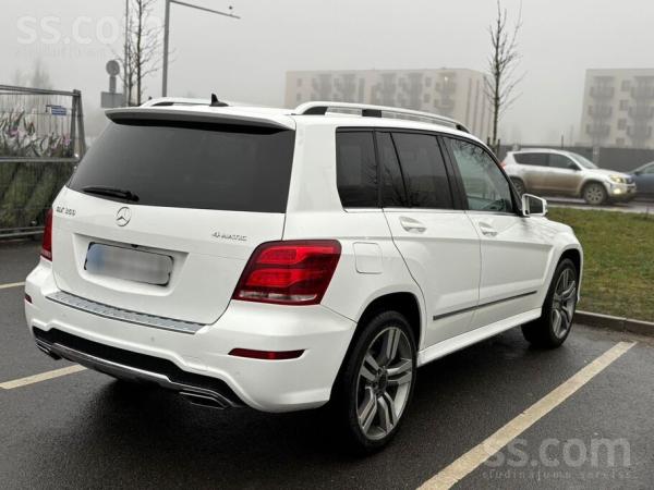 Balts Mercedes-Benz GLK 350 2013 Rīga, ar dzinēja tilpumu 3.50 L un nobraukumu 159 tūkst. km par 14000 €, foto 4 vietnē AUTOMOTO.COM.LV