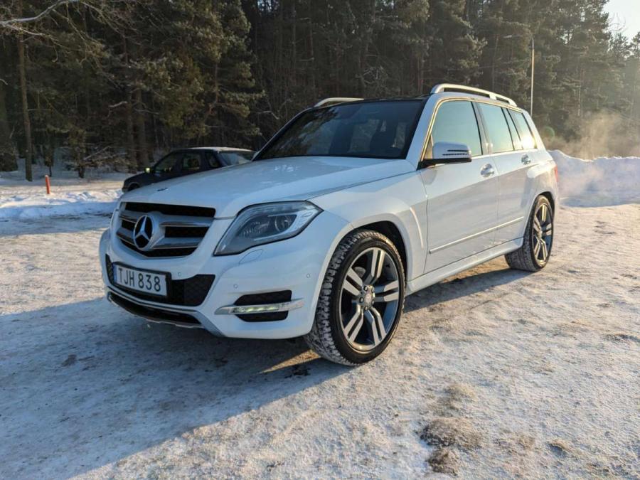 White Mercedes-Benz GLK 350 2013 in Kaunas, with an engine capacity of 2.99 L and mileage of 228 thousand km for 10400 €, photo 1 on AUTOMOTO.COM.LV