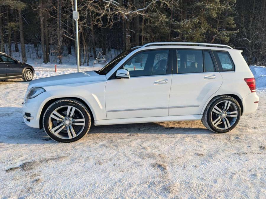 White Mercedes-Benz GLK 350 2013 in Kaunas, with an engine capacity of 2.99 L and mileage of 228 thousand km for 10400 €, photo 2 on AUTOMOTO.COM.LV
