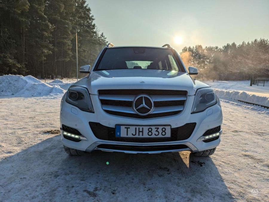 White Mercedes-Benz GLK 350 2013 in Kaunas, with an engine capacity of 2.99 L and mileage of 228 thousand km for 10400 €, photo 4 on AUTOMOTO.COM.LV