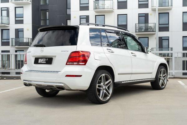 White Mercedes-Benz GLK 350 2015 in Vilnius, with an engine capacity of 3.50 L and mileage of 163 thousand km for 11900 €, photo 5 on AUTOMOTO.COM.LV