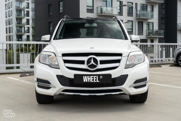 White Mercedes-Benz GLK 350 2015 in Vilnius, with an engine capacity of 3.50 L and mileage of 163 thousand km for 11900 €, photo 8 on AUTOMOTO.COM.LV