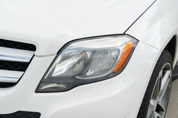 White Mercedes-Benz GLK 350 2015 in Vilnius, with an engine capacity of 3.50 L and mileage of 163 thousand km for 11900 €, photo 9 on AUTOMOTO.COM.LV