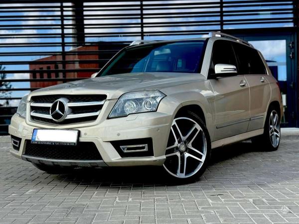 Yellow Mercedes-Benz GLK 350 2011 in Klaipeda, with an engine capacity of 0.00 L and mileage of 297 thousand km for 6550 €, photo 3 on AUTOMOTO.COM.LV
