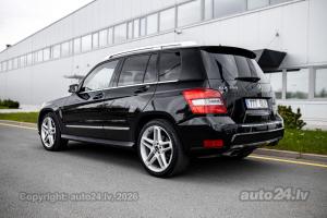 Melns Mercedes-Benz GLK-Class 2010 Tallina, ar dzinēja tilpumu 3.00 L un nobraukumu 318 tūkst. km par 8999 €, foto 3 vietnē AUTOMOTO.COM.LV