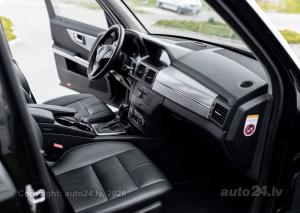 Melns Mercedes-Benz GLK-Class 2010 Tallina, ar dzinēja tilpumu 3.00 L un nobraukumu 318 tūkst. km par 8999 €, foto 20 vietnē AUTOMOTO.COM.LV