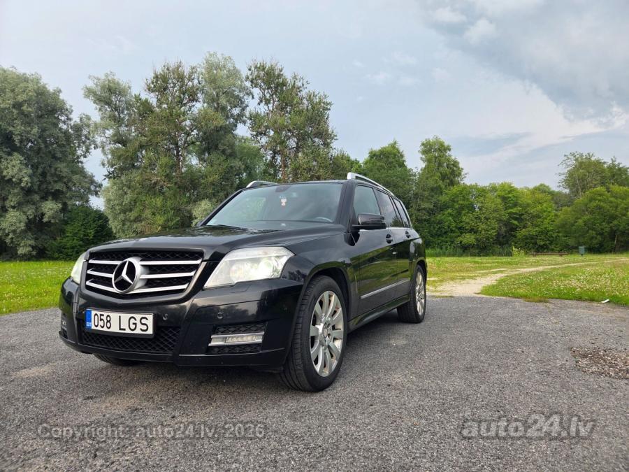 Black Mercedes-Benz GLK-Class 2010 in Paide, with an engine capacity of 3.00 L and mileage of 243 thousand km for 8600 €, photo 3 on AUTOMOTO.COM.LV