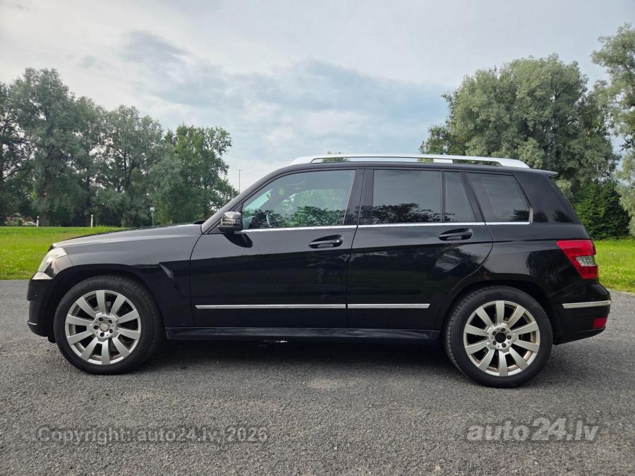 Black Mercedes-Benz GLK-Class 2010 in Paide, with an engine capacity of 3.00 L and mileage of 243 thousand km for 8600 €, photo 4 on AUTOMOTO.COM.LV