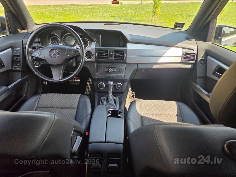 Black Mercedes-Benz GLK-Class 2010 in Paide, with an engine capacity of 3.00 L and mileage of 243 thousand km for 8600 €, photo 12 on AUTOMOTO.COM.LV