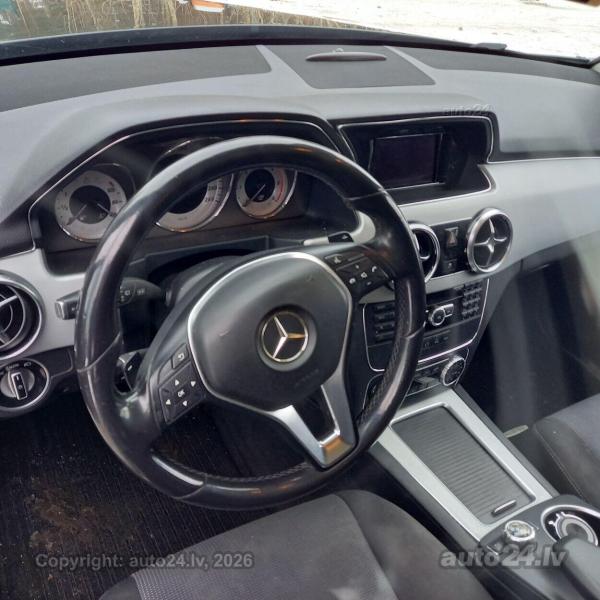 Black Mercedes-Benz GLK-Class 2015 in Tallinn, with an engine capacity of 2.10 L and mileage of 310 thousand km for 15000 €, photo 1 on AUTOMOTO.COM.LV